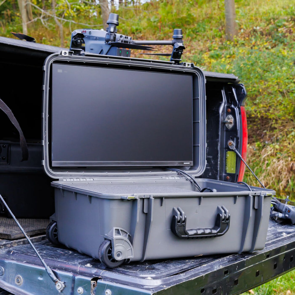 24" Monitor in Hardshell Case w/ Battery
